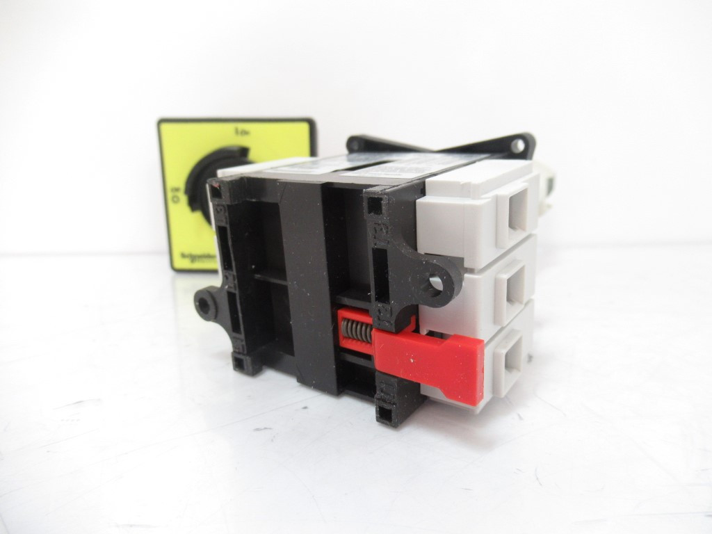 Schneider Electric V2 Switch Body, TeSys Control, 3 Pole, 40 A - PCM ...
