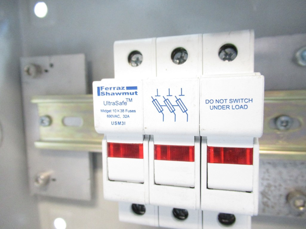 Rittal 1549500 Junction Box W/ USM3I Fuse Holder - PCM SURPLUS WORLD