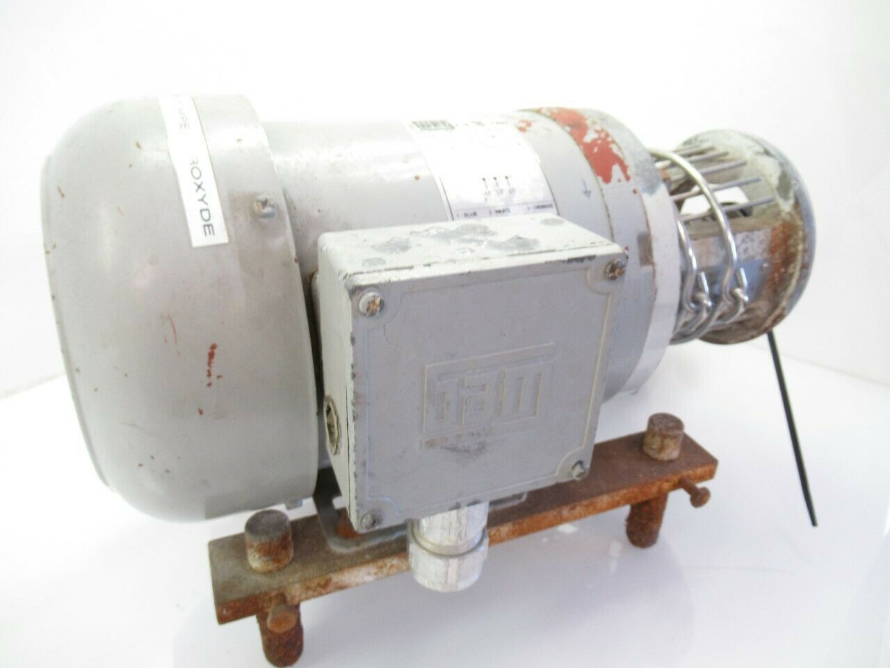 WEG Electric Motor, POMPE 1/2 Hp 1730 RPM, 575V, TEFC, Frame, (Used ...