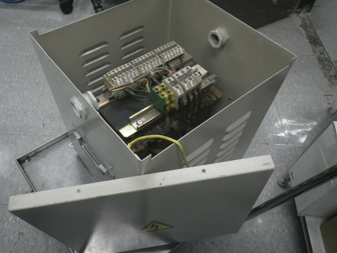 St10 Meng Transformer 10kva Triphase 50-60hz Ip20 U1cc: 5.8% (Used ...