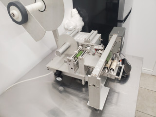 Universal semi-automatic labeler model R310 - PCM SURPLUS WORLD