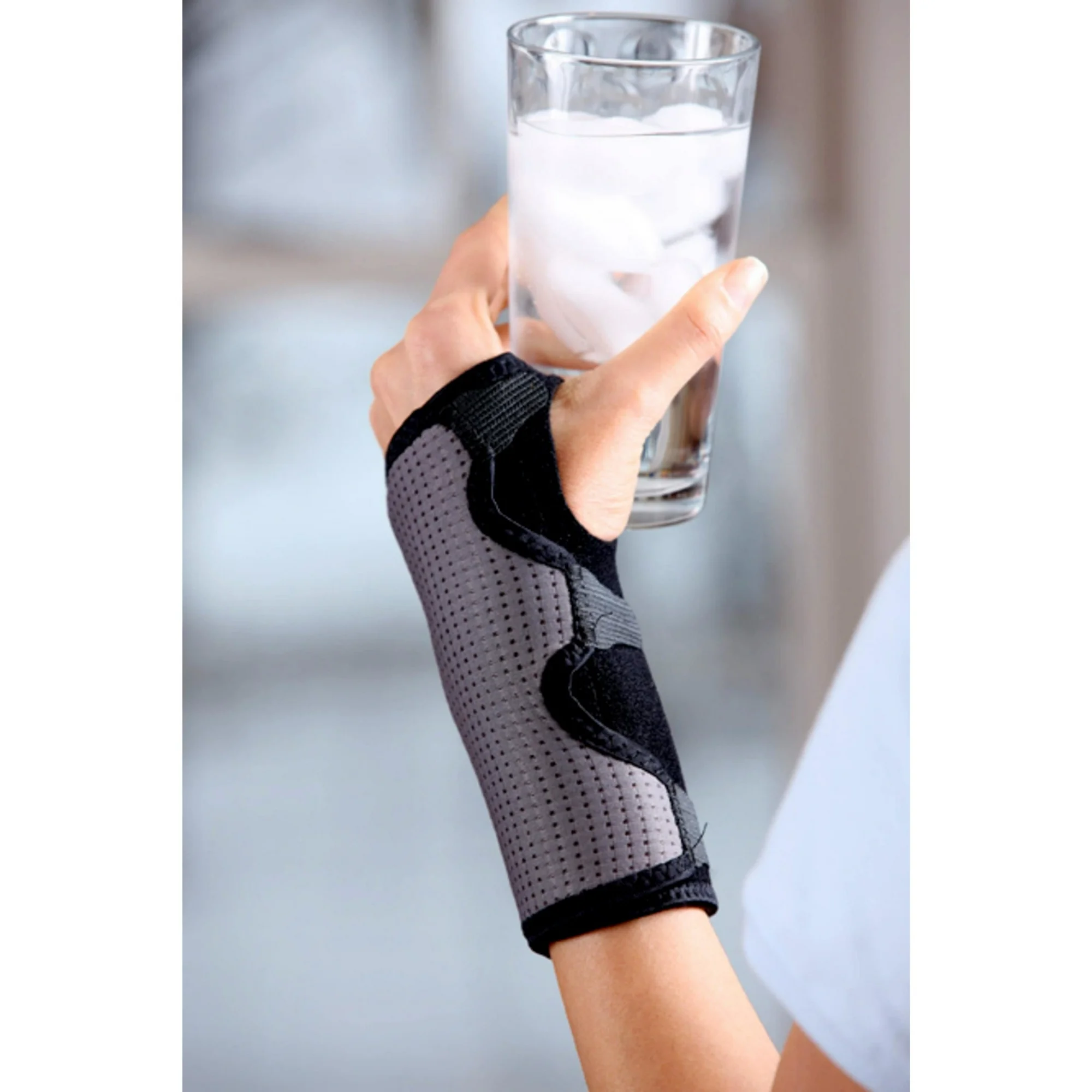 3M ACE Adjustable Reversible Splint Wrist Brace | Carewell