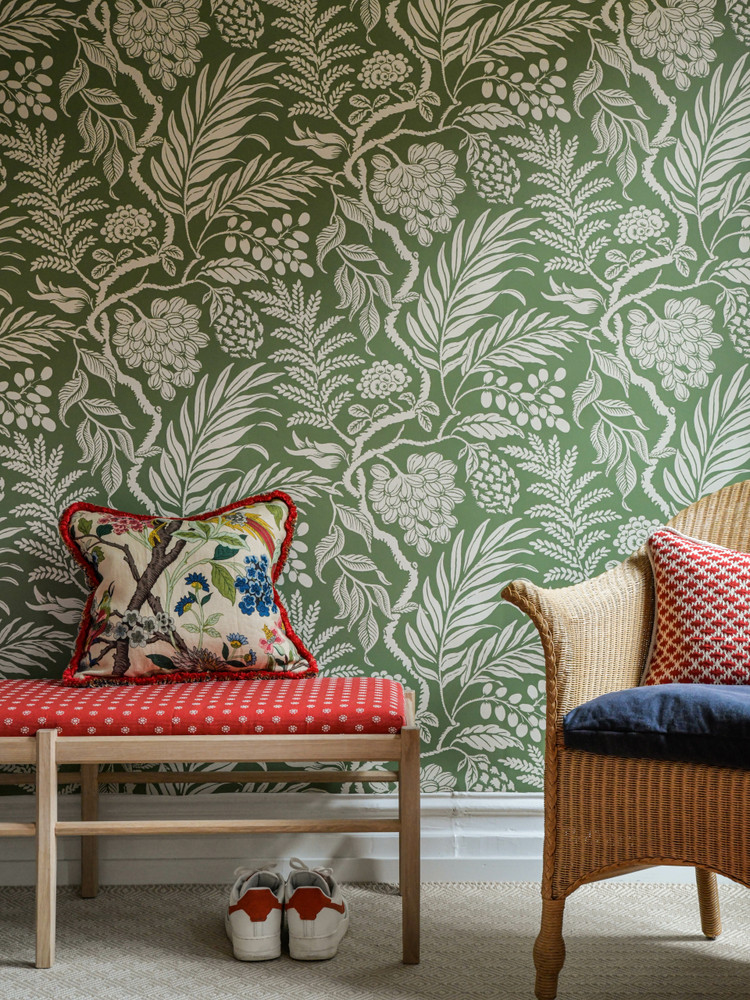 Green Botanical Floral Trailing Wallpaper