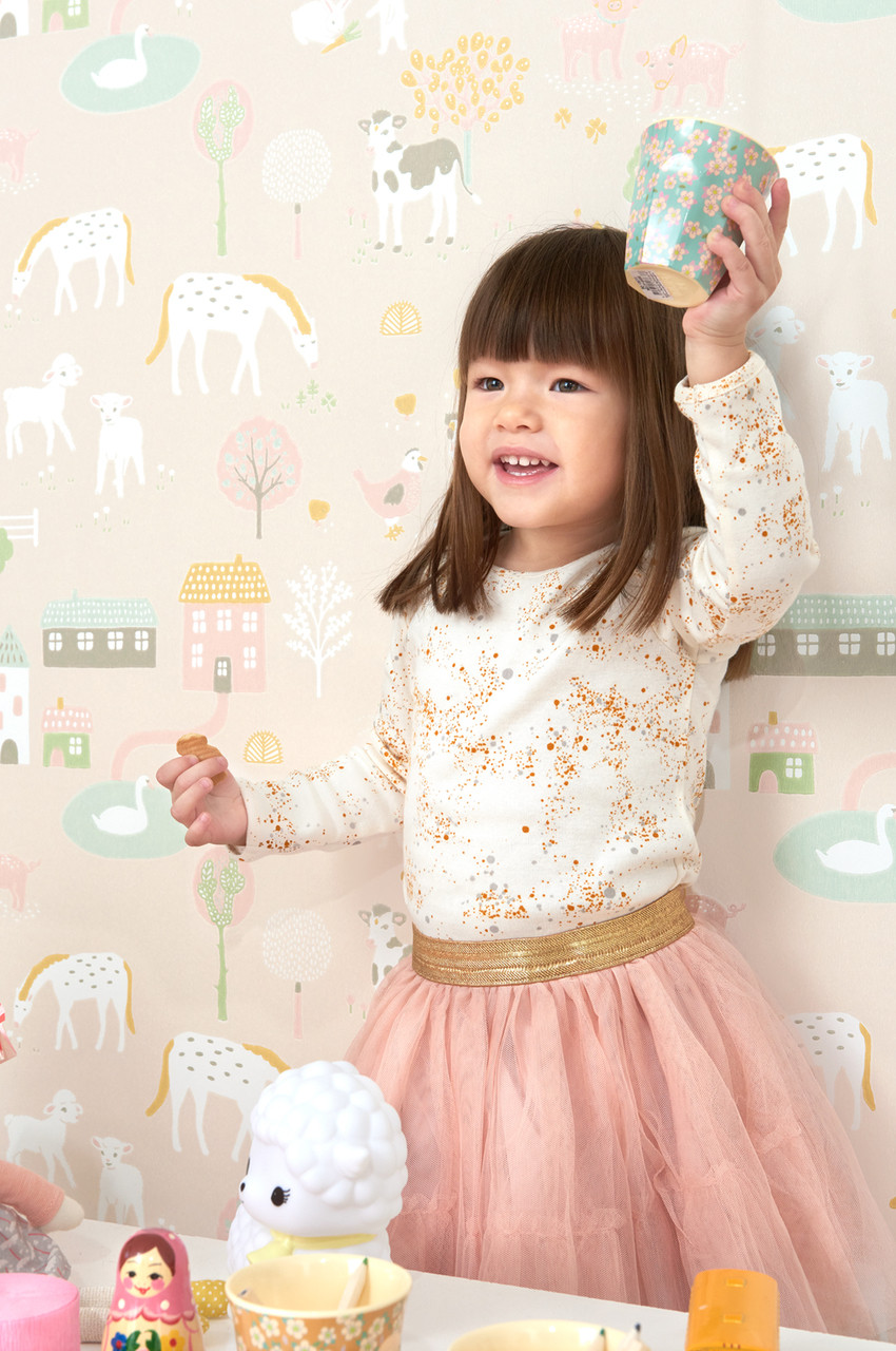 Fun Childrens Farm Animals Wallpaper Pink | Majvillan My Farm