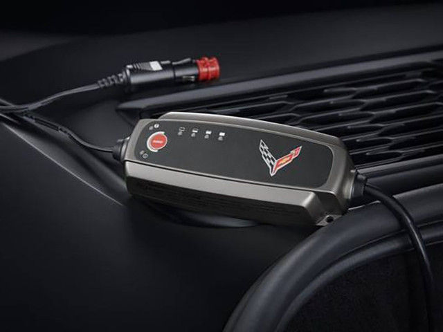 Chevrolet Battery Conditioner w/ Crossed Flag Logo