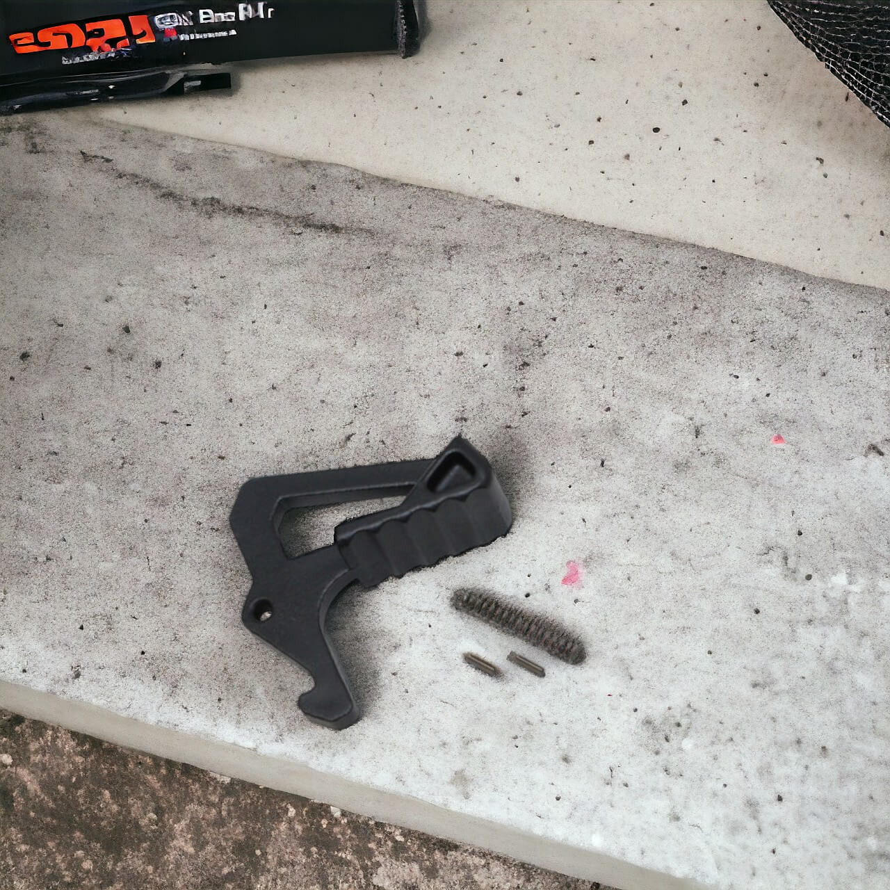 AR-15/AR-9/.308 Oversize Skeleton Charging Handle Latch