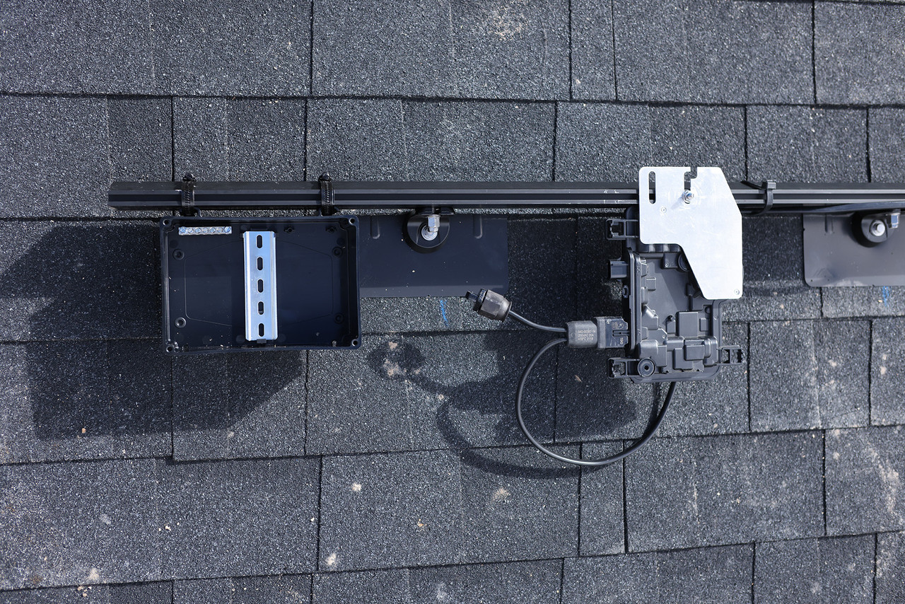 Stellavolta: EZ Solar JB-3 Rail Mount or Pole Mount Junction Box