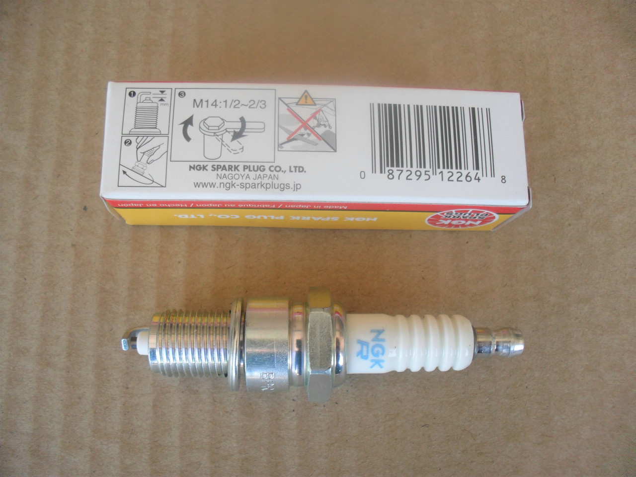 Spark Plug for Yamaha G14, G16, G20, G21, G22, 2264, BPR2ESO, BPR2E-SO