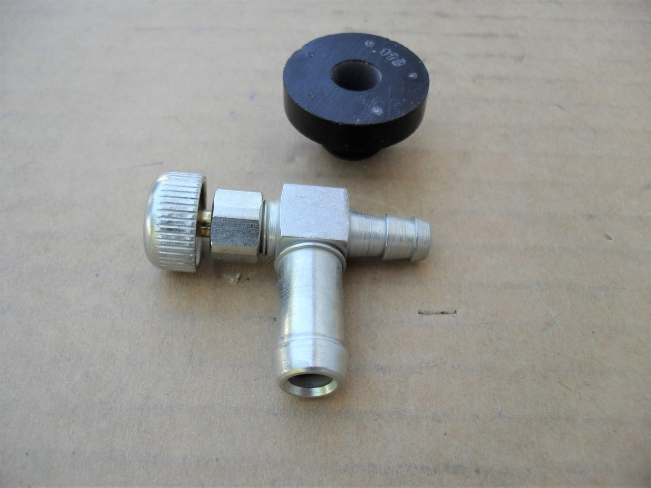 Gas Tank Fuel Shut Off Valve with Rubber Bushing for Cub Cadet 751-0171 ...