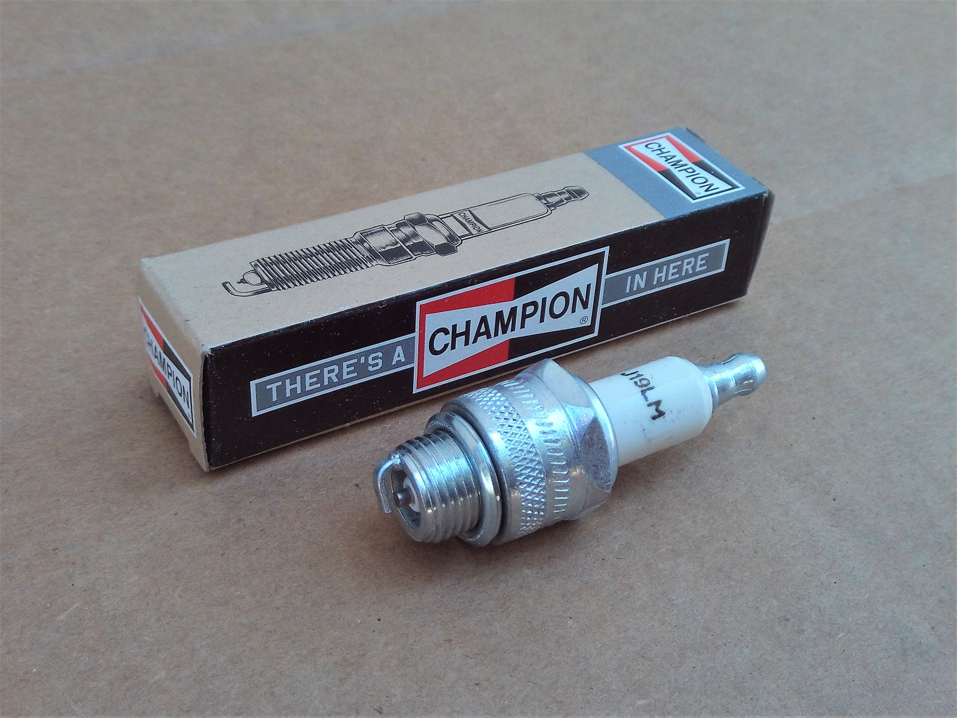 Spark Plug for Briggs and Stratton 4220, 492167, 492167S, 5095, 796112S ...