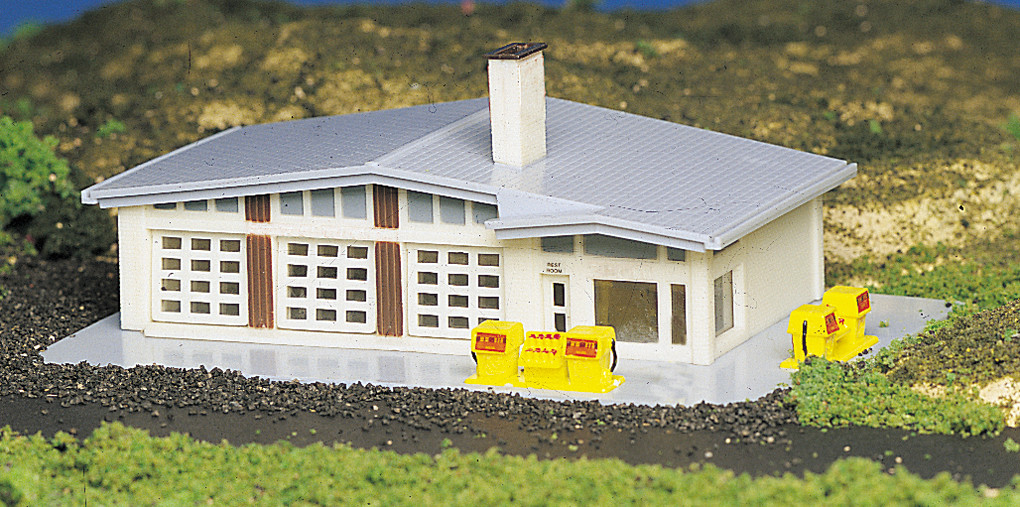 Bachmann ~ N Scale ~ Gas Station ~ 45904 - Iron Planet Hobbies