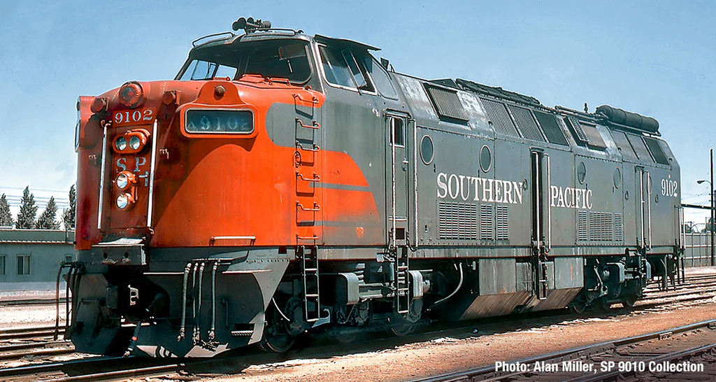 PIKO ~ HO Scale ~ Krauss-Maffei ML4000 ~ Southern Pacific SP #9000 ~ DC ...