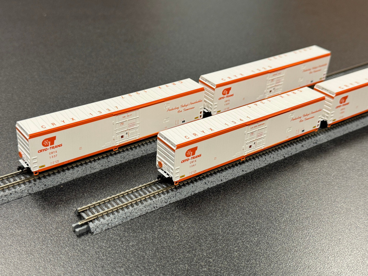 Atlas ~ N Scale ~ Master ~ Cryogenic Reefer ~ Cryo-Trans ~ Sun Valley ...