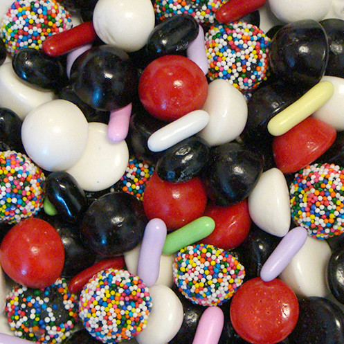 8 oz Licorice Bridge Mix - Seroogy's Holiday House