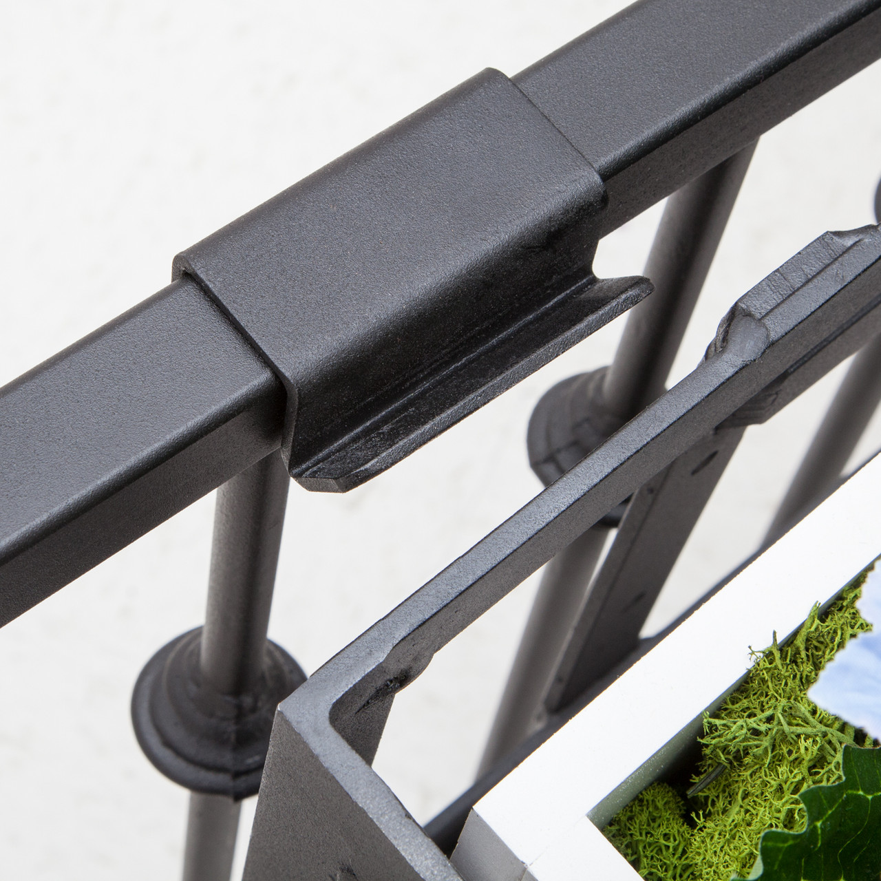 XL English Garden Hayrack Railing Planter | Hooks & Lattice