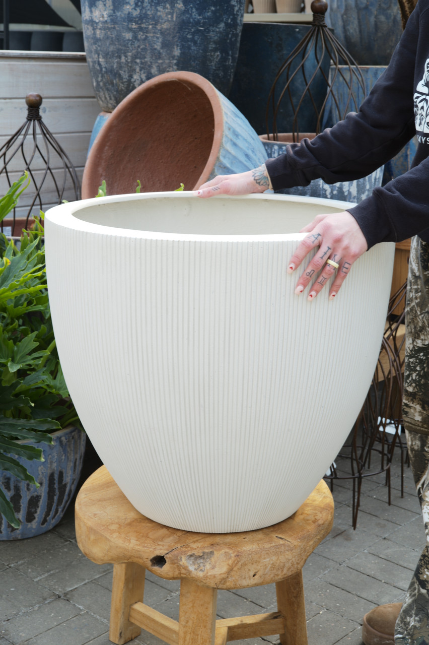 24.25" Airy Lightweight Pot in Alabaster - Tonkadale