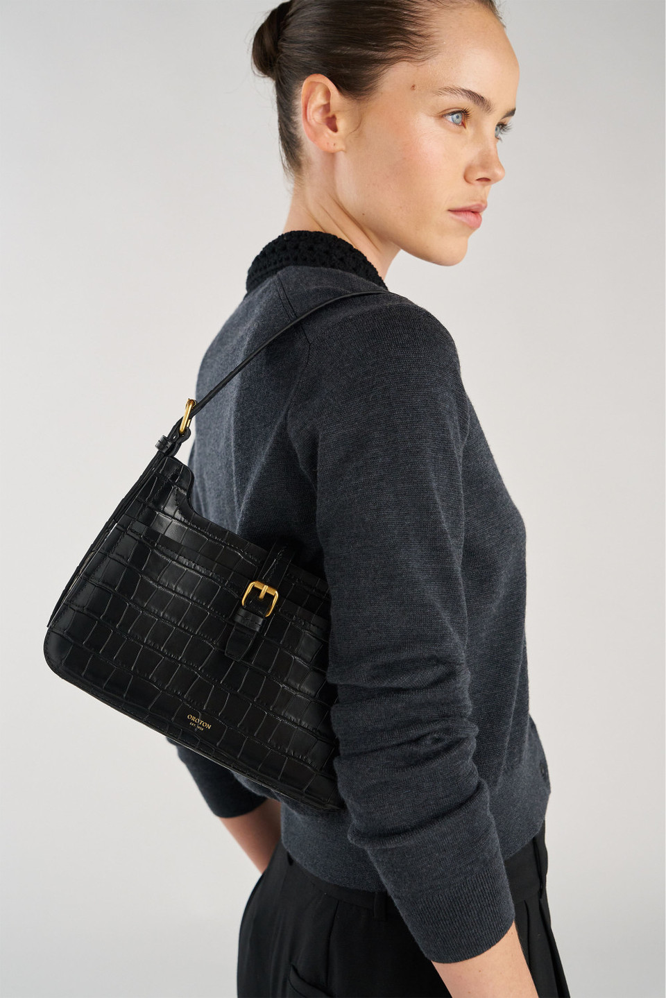 Dylan Texture Baguette - Black | Oroton
