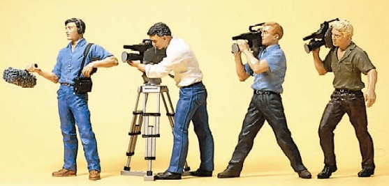 TV Film Crew w/Cameras (4) HO Scale Preiser Models