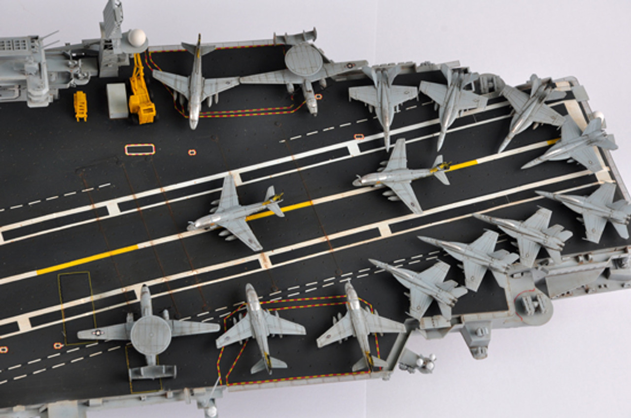 USS Kitty Hawk CV-63 1/350 Trumpeter