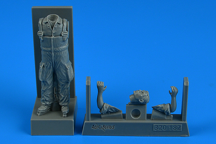 Warsaw Pact Aircraft Mechanic A 1/32 Aerobonus