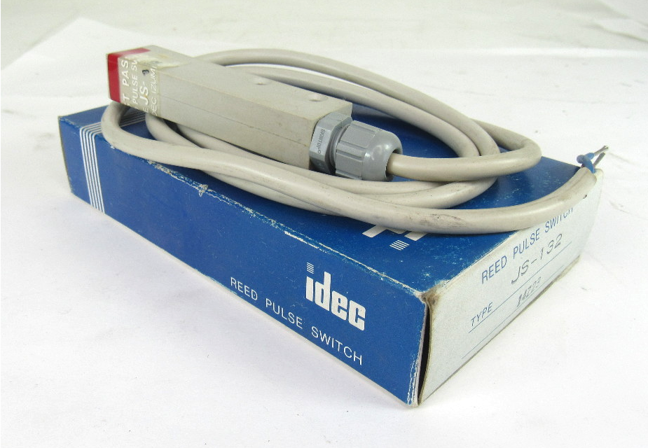 Idec JS-132 Reed Pulse Switch