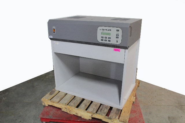 In Stock X-Rite SpectraLight III Macbeth Light Booth 120V "Used" $1000. ...