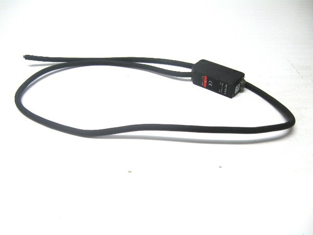 Keyence PZ-M51 Self Contained Thrubeam Photoelectric Sensor NPN 12-24 Vdc
