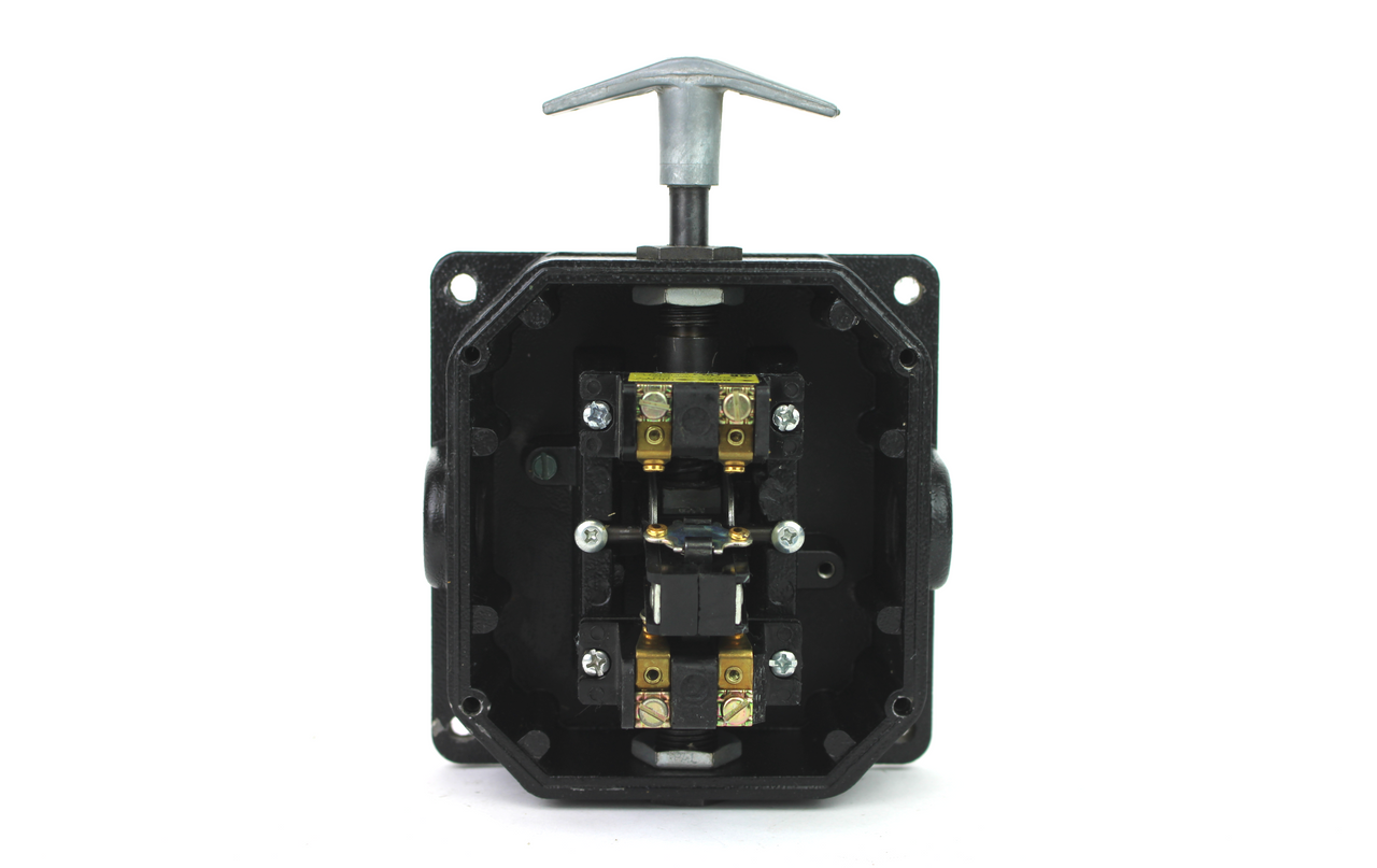Rees 04944-000 Cable Operated Switch, 600V AC, 250V DC