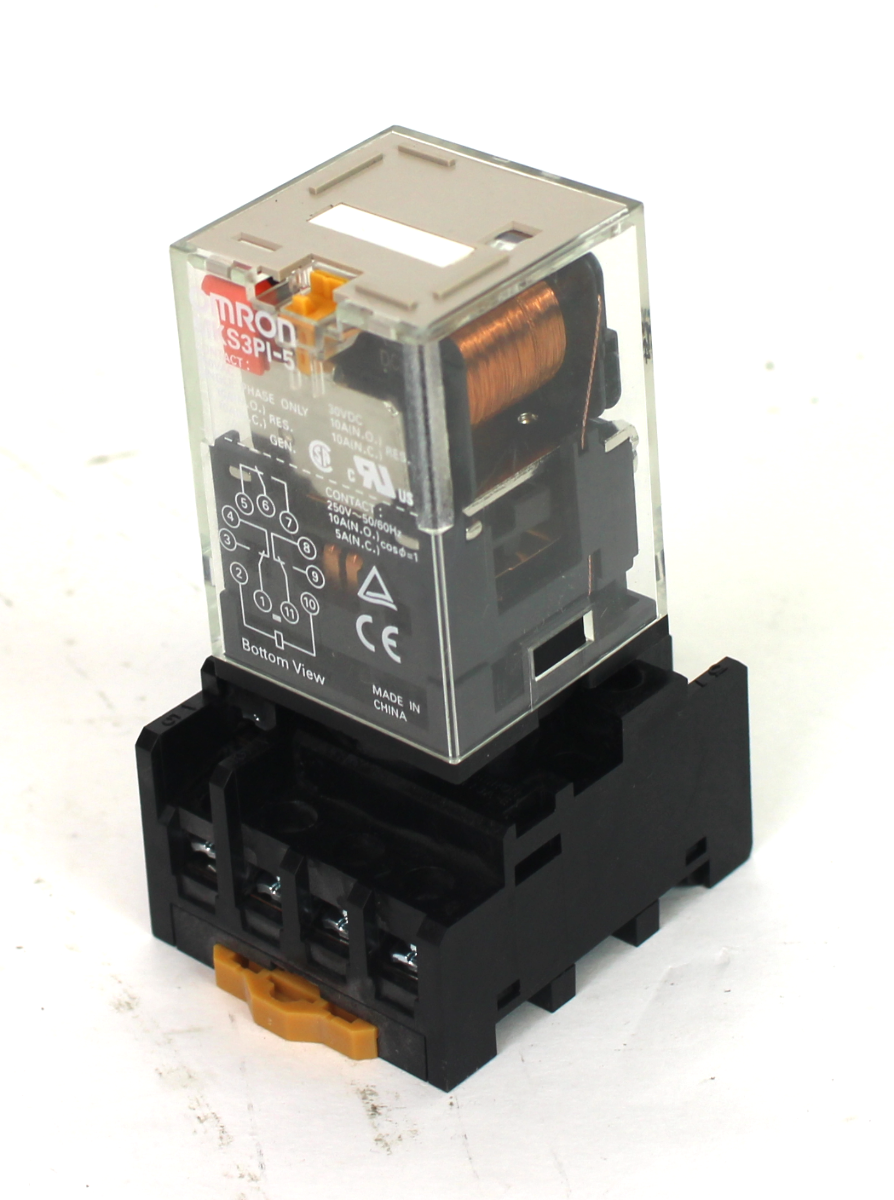 Omron MKS3PI-5 Plug In Relay w/ PF113A-E Relay Socket, 11 Pin