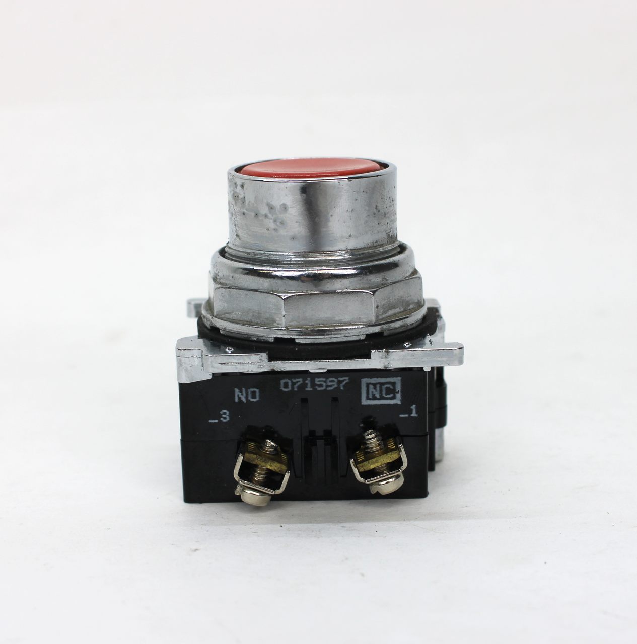 Cutler-Hammer 10250T/91000T Red Illuminated Push Button