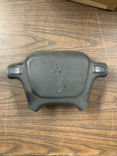 USED - MONTERO Gen 2 - Airbag, Gray