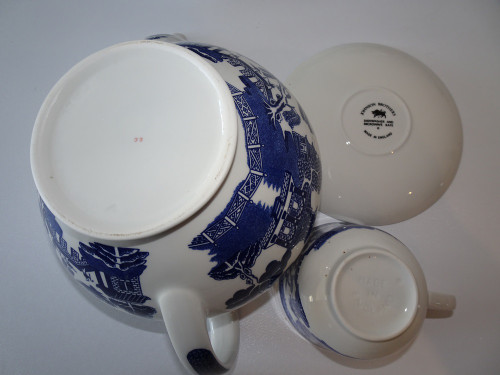 Vintage Blue Willow Pattern Part Tea Set