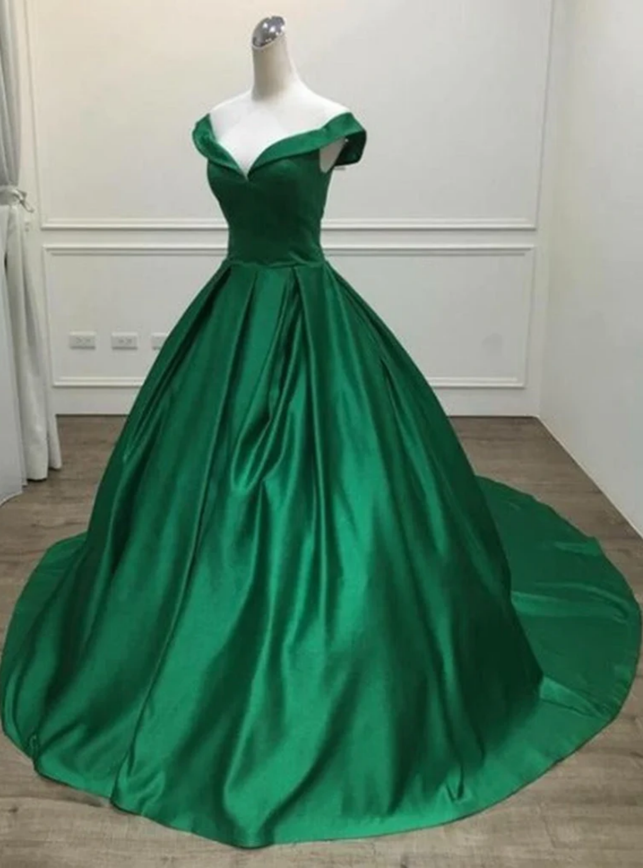 Green Prom Gowns,Green Dresses at Prom Dress Shop