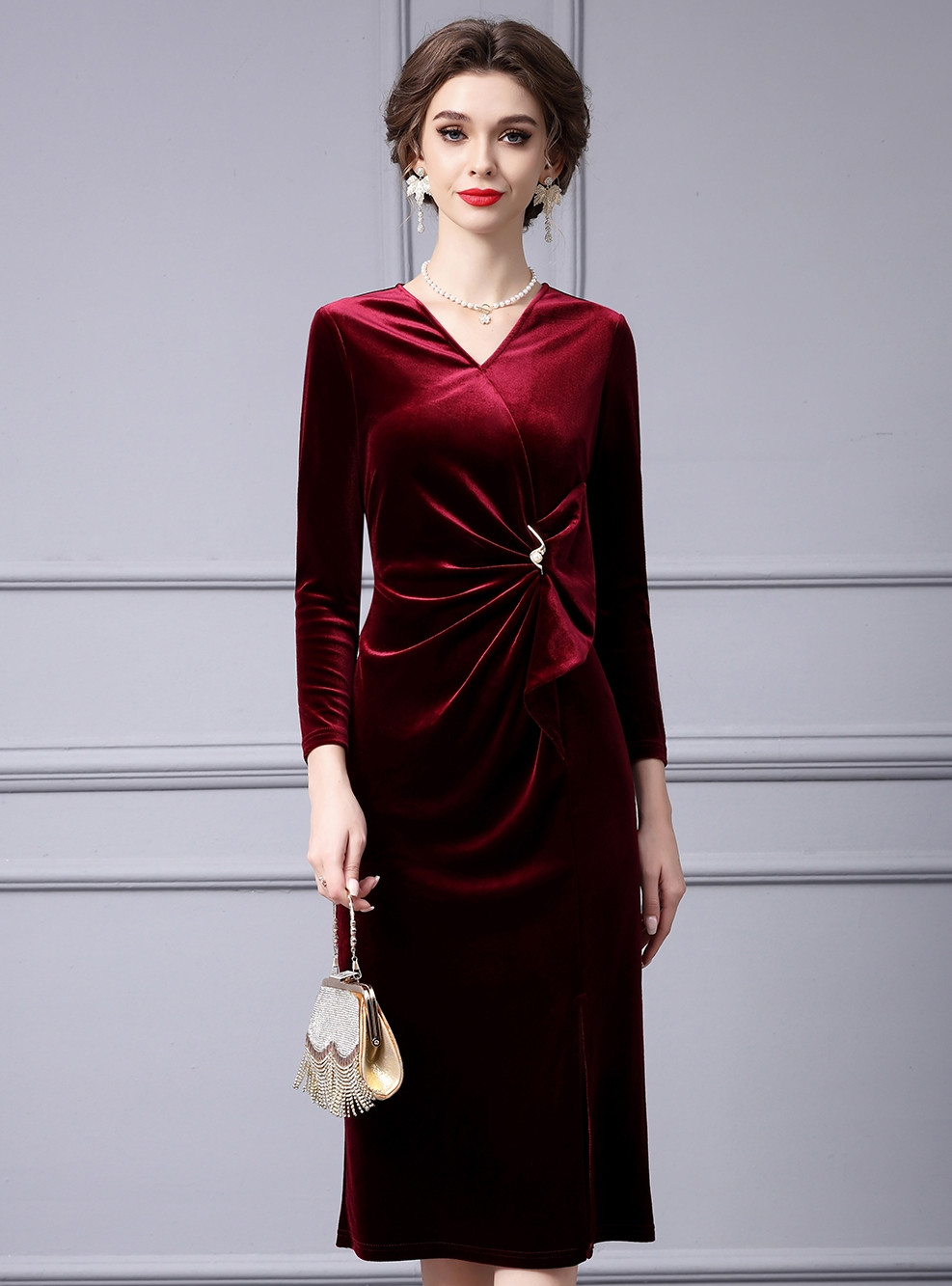 Green Velvet Long Sleeve V-neck Mother of the Bride Dress