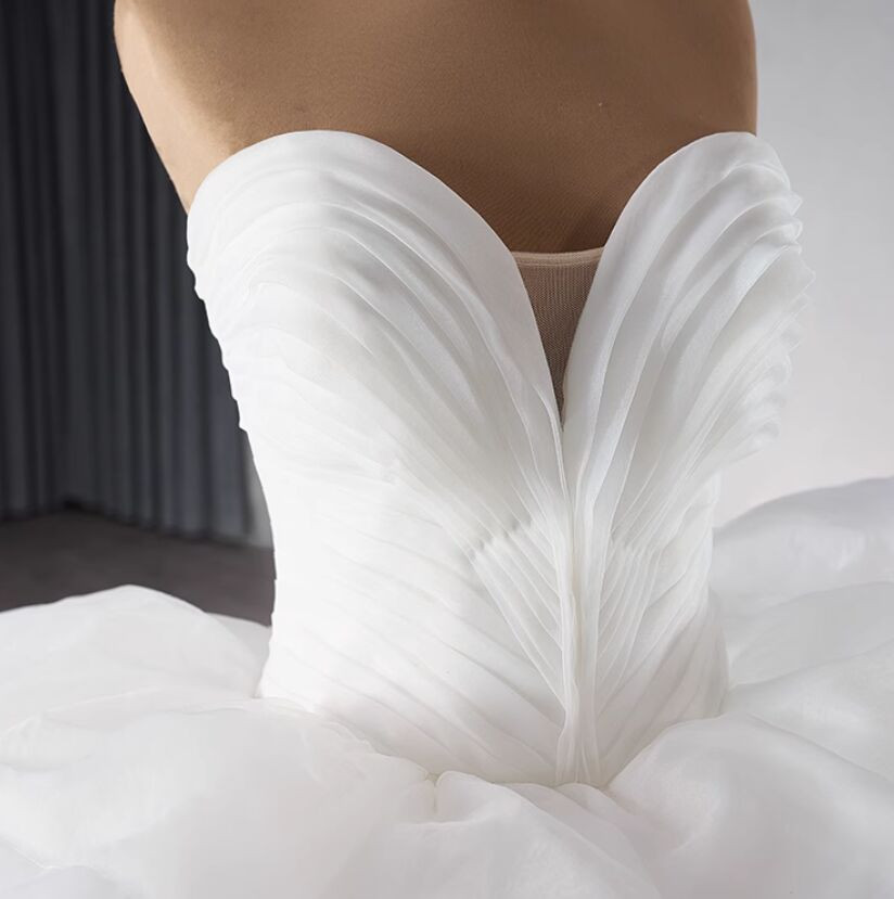 White Tulle Sweetheart Pleats Princess Wedding Dress