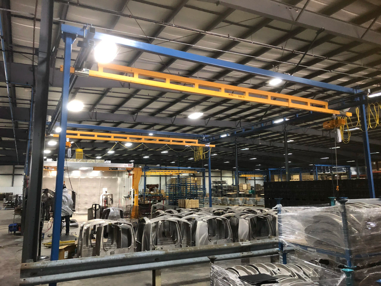 Niko Rail Workstation Crane System | Material Flow