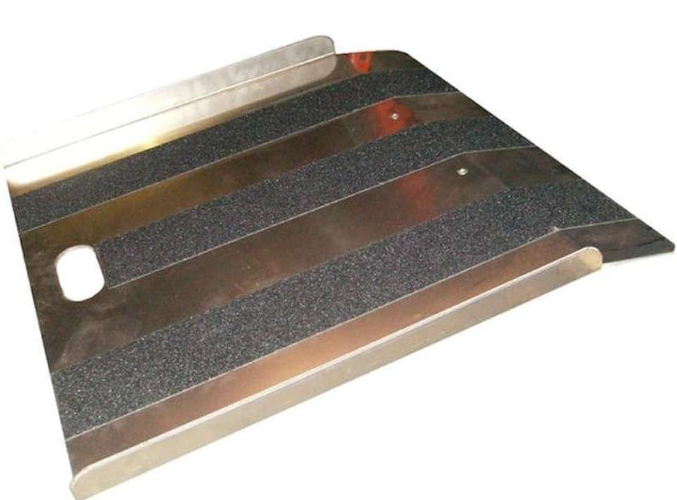 Aluminum Non-Skid Curb Ramp | B&P Mfg. | Material Flow