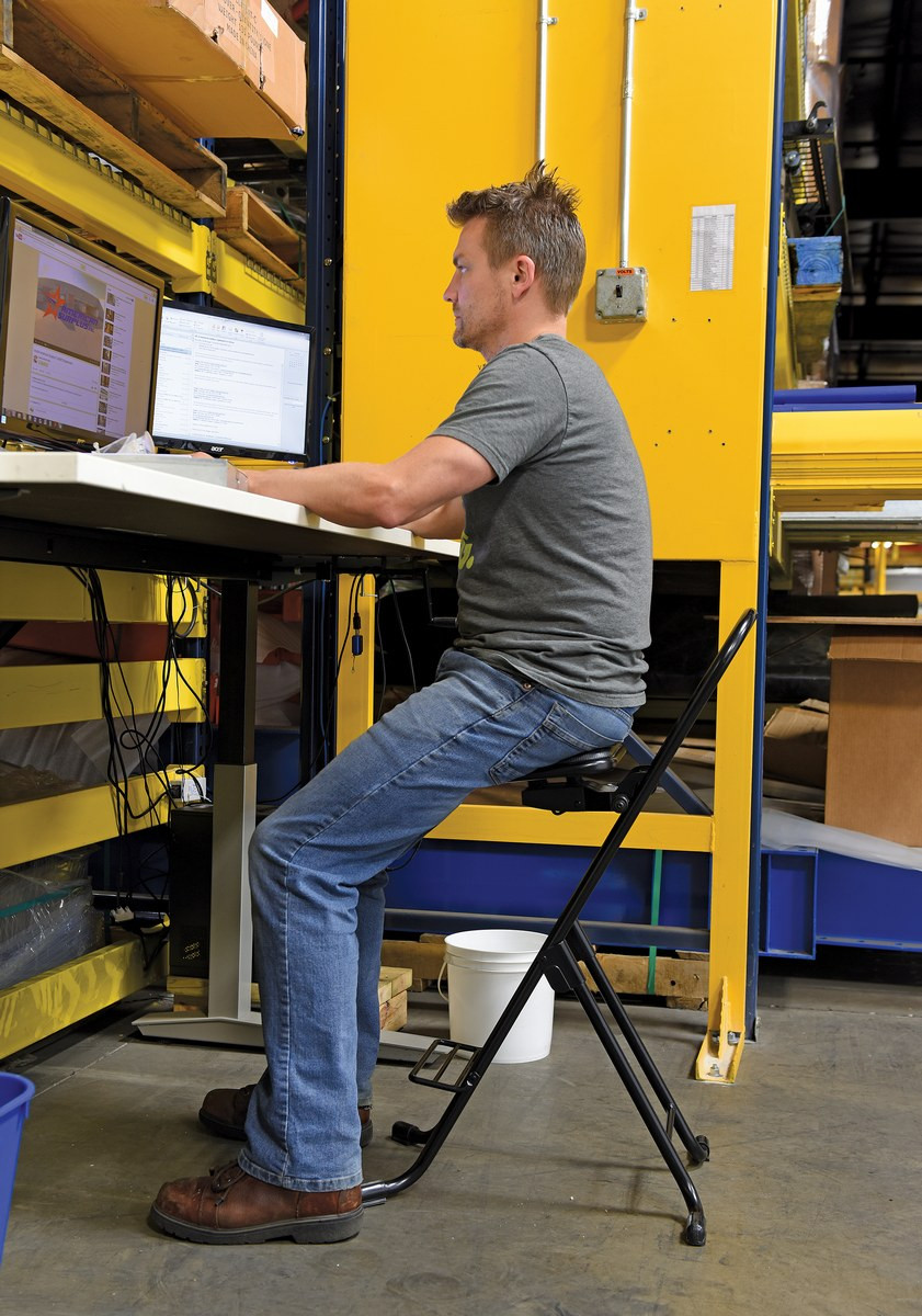 Vestil CPRO-600 Ergonomic Worker Seat
