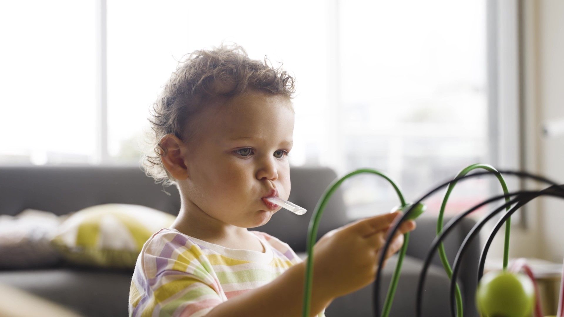 Crossbite in Kids: What It Is – and How Myo Munchee Helps - Myo Munchee ...