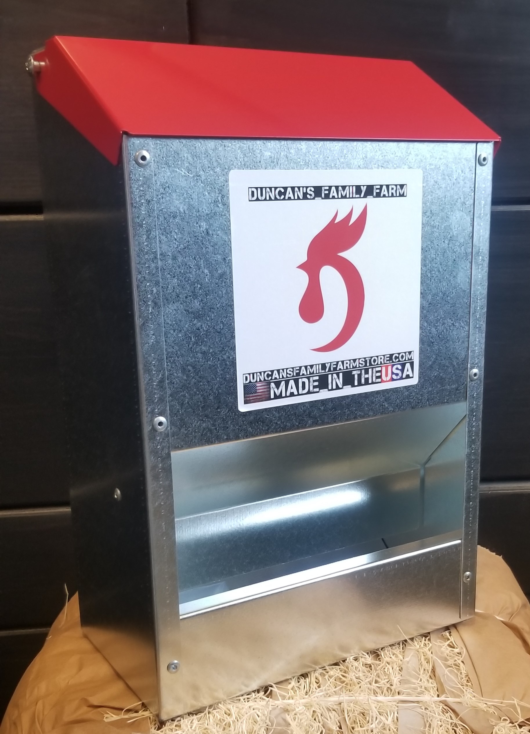 Duncan's Poultry 12 Pound " Lil' Guy" Mini Space Saving Wall Feeder