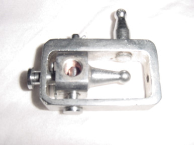 Valve linkage assembly