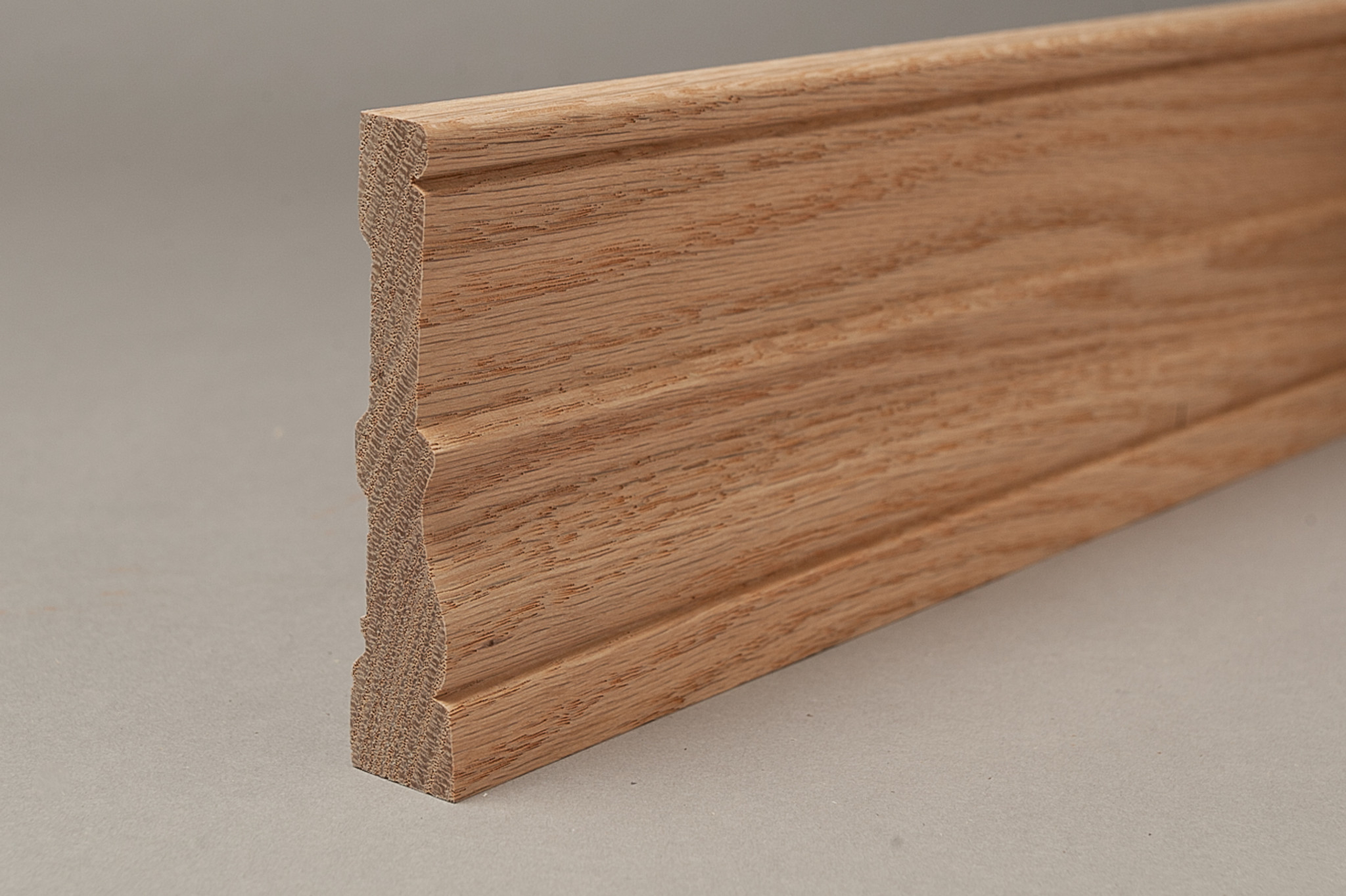 Red Oak Beaded Casing 3.5"