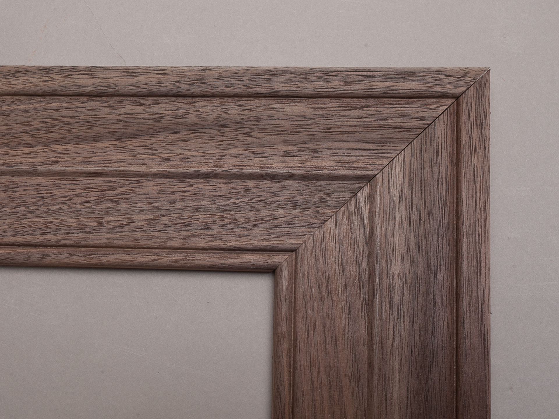 Walnut Beaded Casing 3.5"