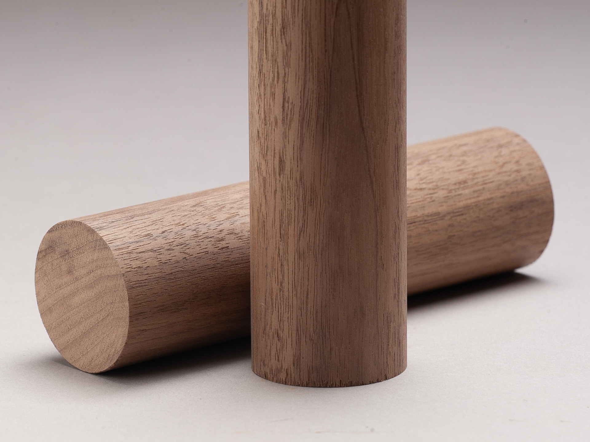 Walnut Round/Dowel 1.75"