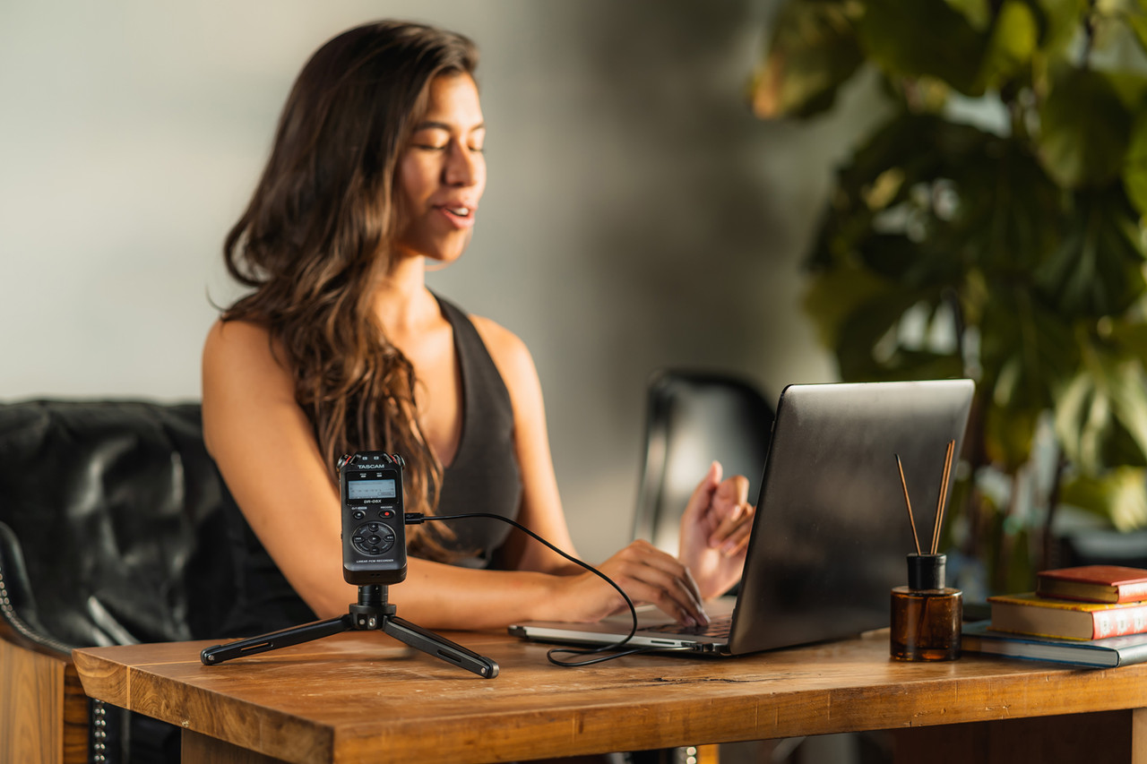 TASCAM DR-05X Stereo Handheld Digital Audio Recorder / USB Audio ...