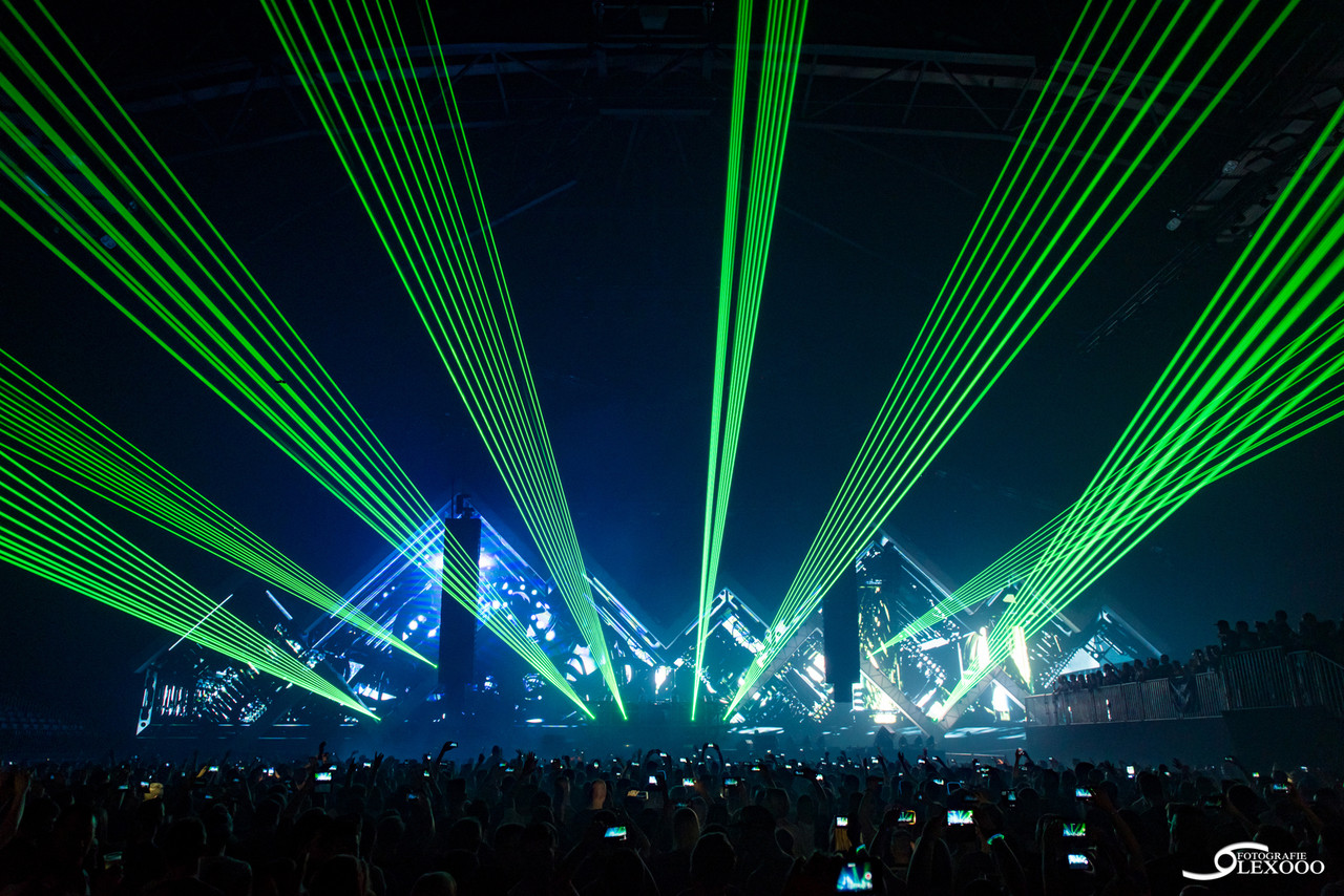 KVANT Spectrum 14 IP65 OPSL 14W RGB Laser Projector - Phantom Dynamics ...