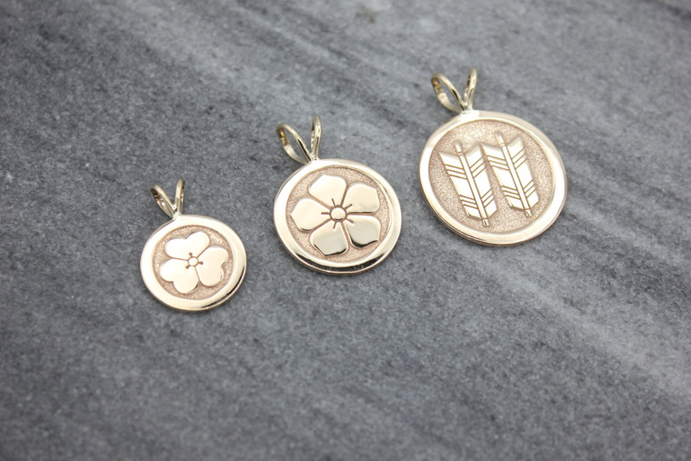 Personalized Circle Family Crest Pendant