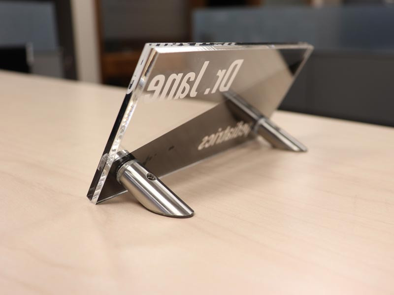 Placarding Name Clear Acrylic Desks