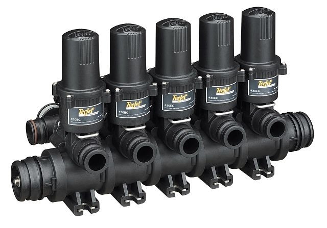 DirectoValve 5-Valve 3-Way Manifold Shutoff Ball Valve | TeeJet 435EC-3-D