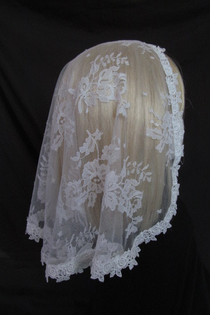 Short Half-Circle Rosebud Lace Mantilla - Veils by Lily